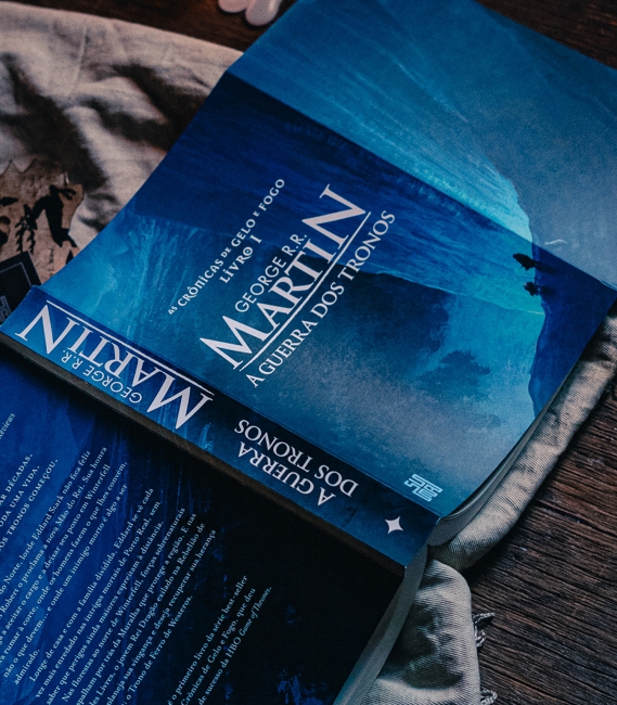 A guerra dos tronos - George R. R. Martin - Grupo Companhia das Letras